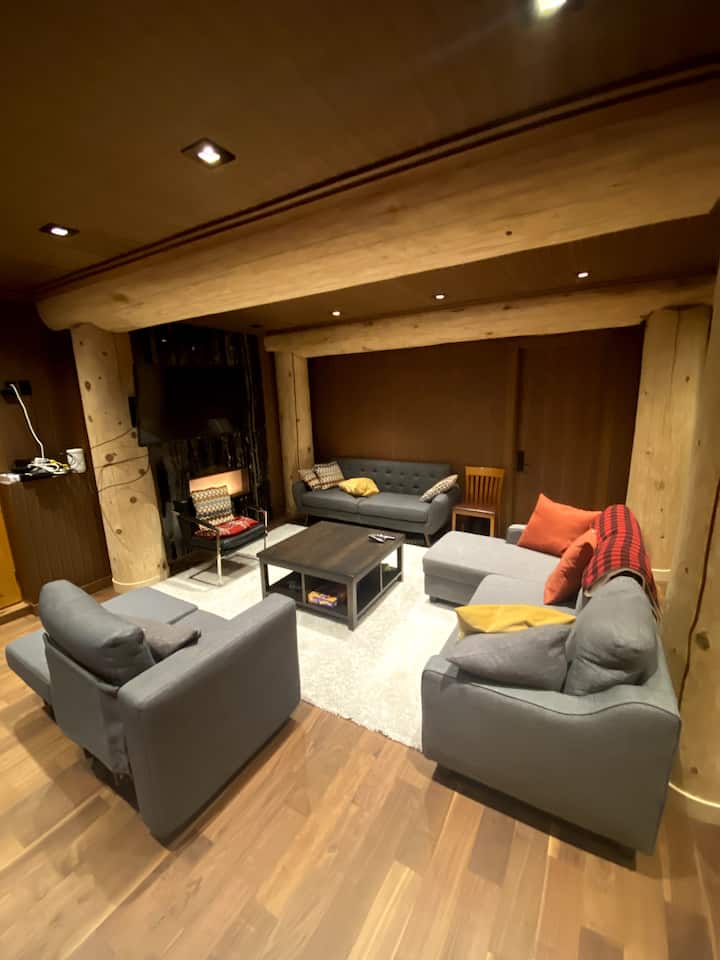 Luxury 2 Bedroom Cabin - Whistler