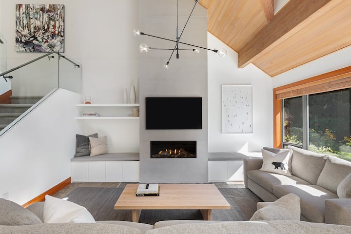 Whistler Montebello Town-home With Private Hot Tub - Whistler