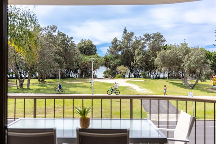 Coastal Sol -Right On Clarkes Beach! - Byron Bay