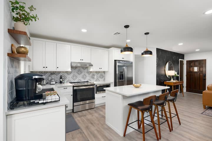 Stylish Entertainer Home W/pool In Phoenix/tempe - Tempe, AZ