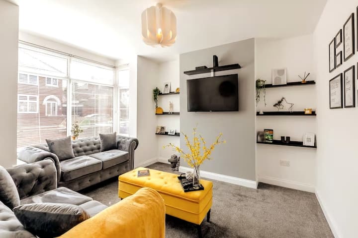 3 Bed / 2 Bath. 1 Mile From City Centre & Races. - Doncaster