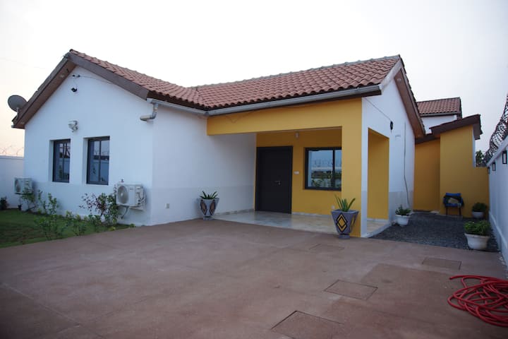 Lomé House Vacation Rentals - Maritime Region, Togo | Airbnb