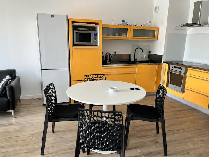 Appartement Avec Parking Sous-sol - La Rochelle