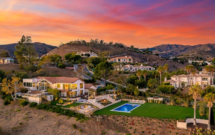 Malibu Villa 180 Degree Unobstructed Ocean Views - Malibu, CA
