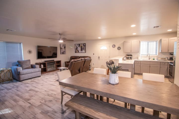 3b/3bhouse W Game Rm&coffee Bar - Tucson, AZ
