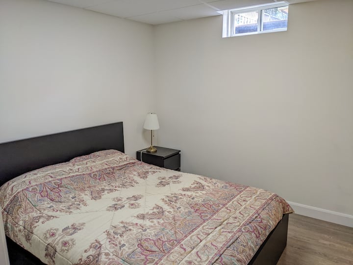 Super Bright And Clean Basement - Barrie