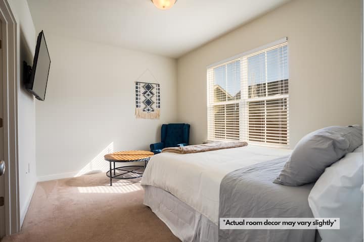 Monthly - Quiet Private Bedroom & Attached Bath. - Albuquerque, NM
