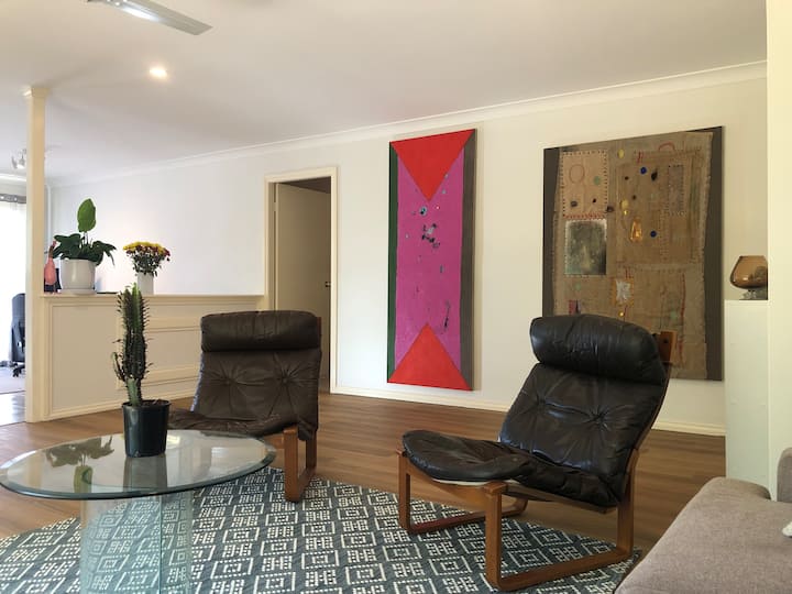 Stylish, Pet Friendly Townhouse - 머지