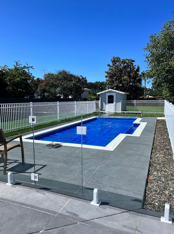 Charming Villa With Heated Pool And Tennis Court - Havelock North