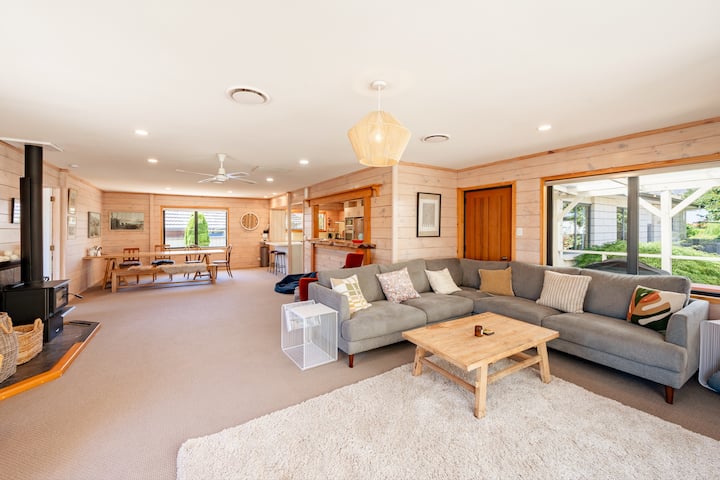 Home From Home On Meadowstone - Wanaka