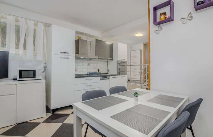 Modern Apartment For 2 In Krk - Krk