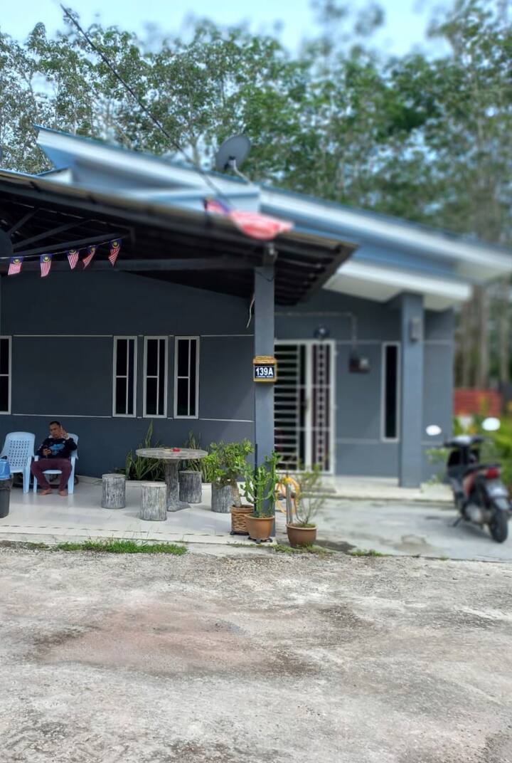 Sobey Laris Homestay E Man B - Kluang