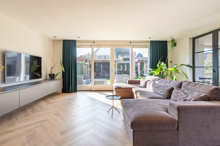 Family Home In Blaricum (Near Amsterdam) - Huizen