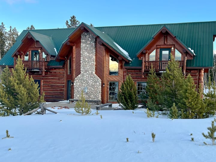 The Wyoming Lodge And Game Room - Wyoming