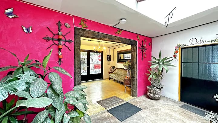 #8•7 Bedrooms•9 Beds• 3 Kitchens•rooftop Lounge - Tlaquepaque