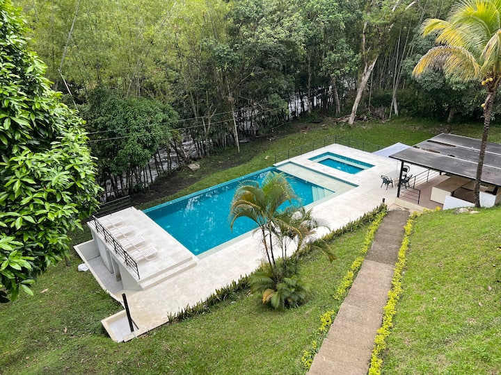 Hermosa Casa En La Vega - La Vega