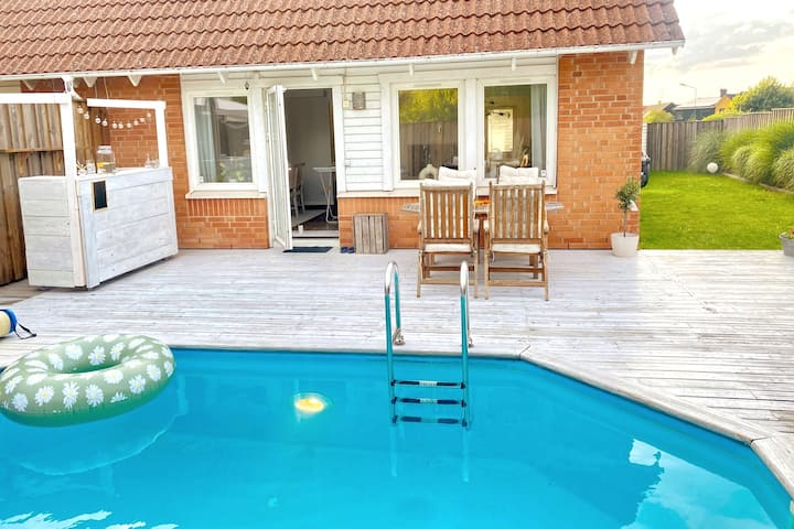 Hus Med Pool För Upp Till 5 Personer - Malmö