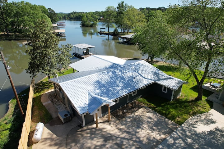 Accessible Lake Hamilton 2 House Estate Sleeps 20 - Arkansas