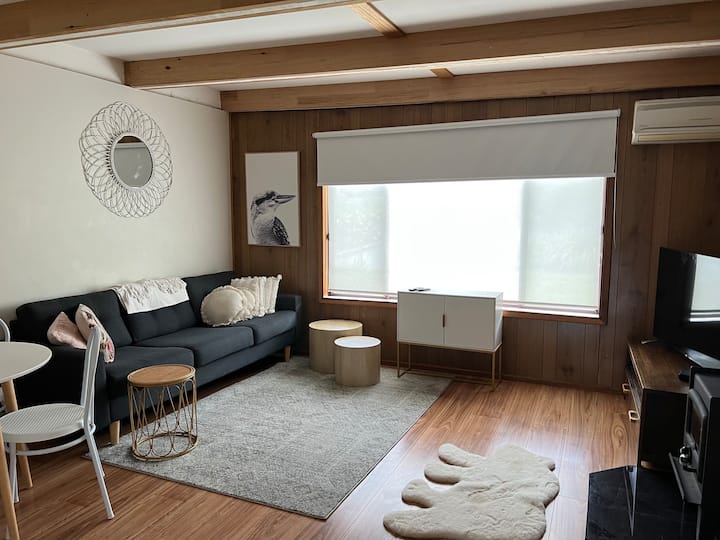 The Yellow House - Mount Beauty