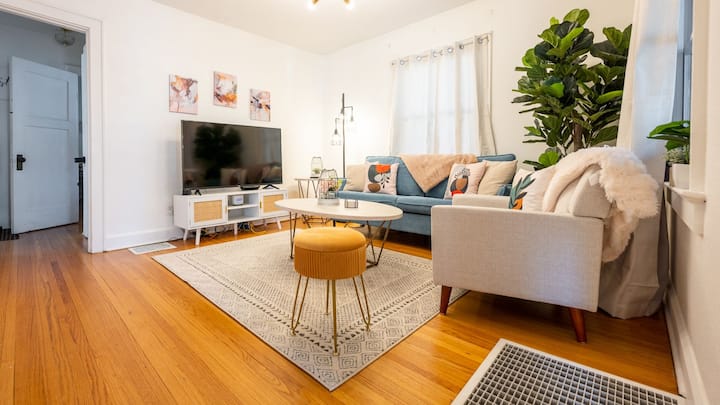 Charming Modern Farmhouse Retreat - Terre Haute, IN