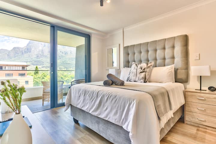 Rondebosch Vacation Rentals & Homes - Rondebosch, Cape Town, South ...