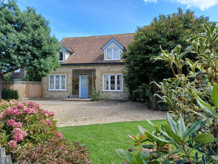 4 Bedroom Cottage In Bembridge - Isle of Wight