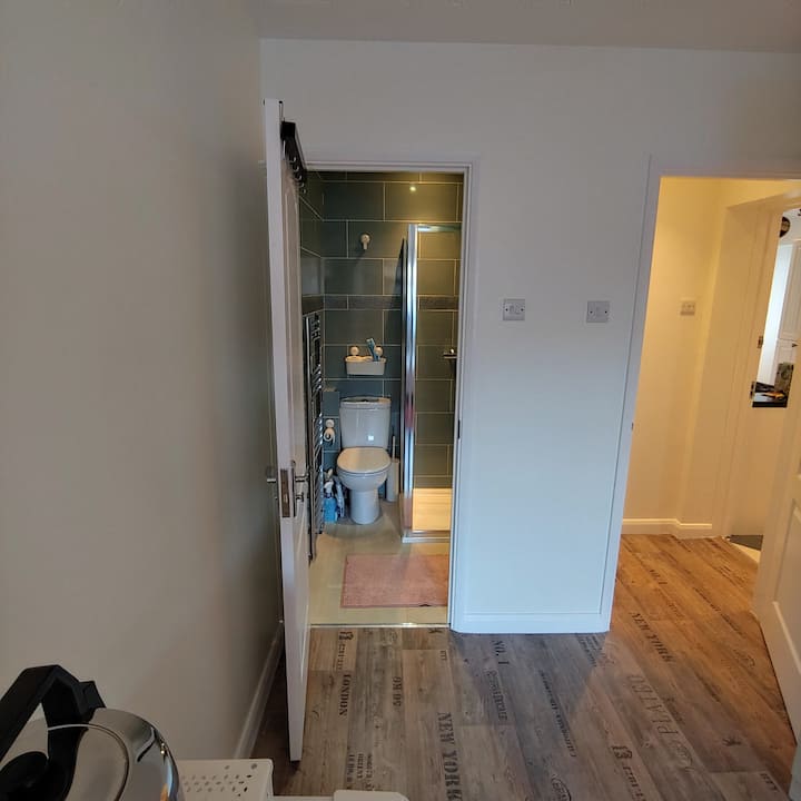 Private Ensuite Room, Walk To Harry Potter Studio - Watford