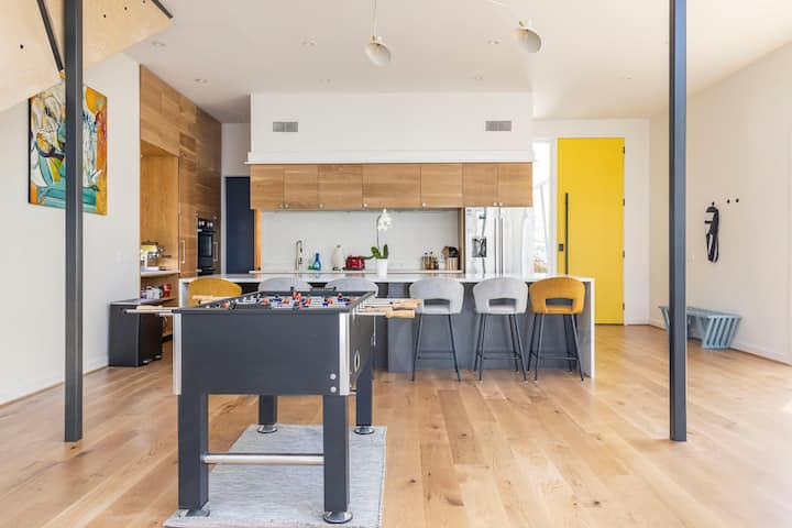 Ultra Modern Home In Nature - Atlanta, GA