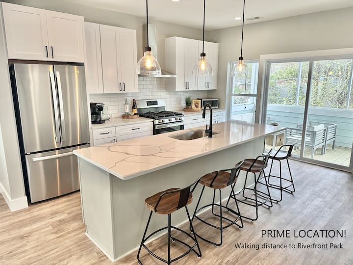 *Walking Distance*  Newly Built Park Circle Home - Charleston, SC