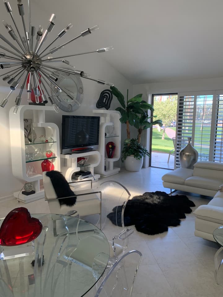 Palm Valley Glamour Unit - Palm Desert, CA