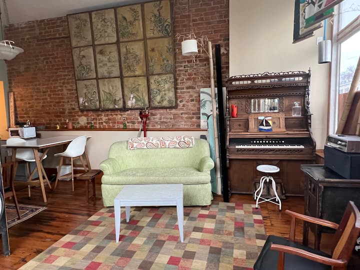 Spectacular Church Hill Studio - Richmond, VA