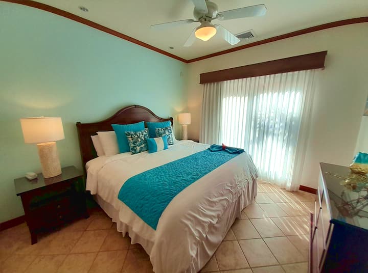 Los Sueños Spacious 1+1 Condo - Playa Herradura