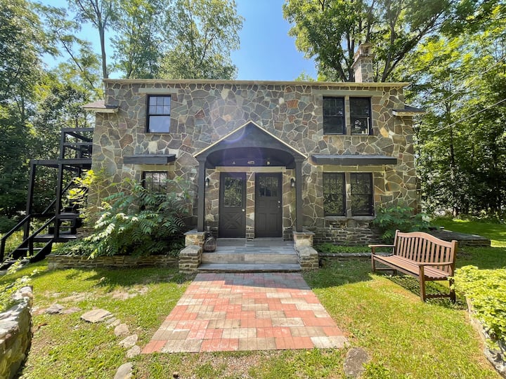 Unit In Renovated Stone Cottage - Macedonia Brook State Park, Kent