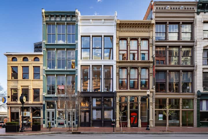 Entire Downtown Building W/7 Suites! By Hollyhock - Louisville