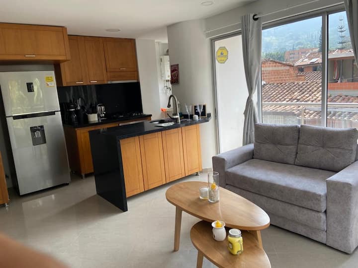 Amplio Y Acogedor Apartamento Sabaneta. - Sabaneta