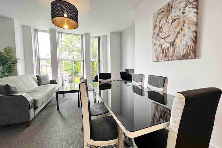 Cosy 2-br Flat Near Salford Royal With Parking - Salford