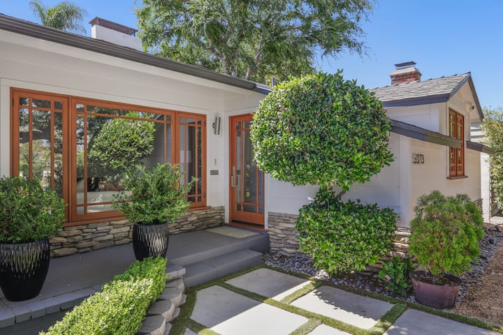 Stylish  Home Near Universal  Studios - Los Angeles, CA