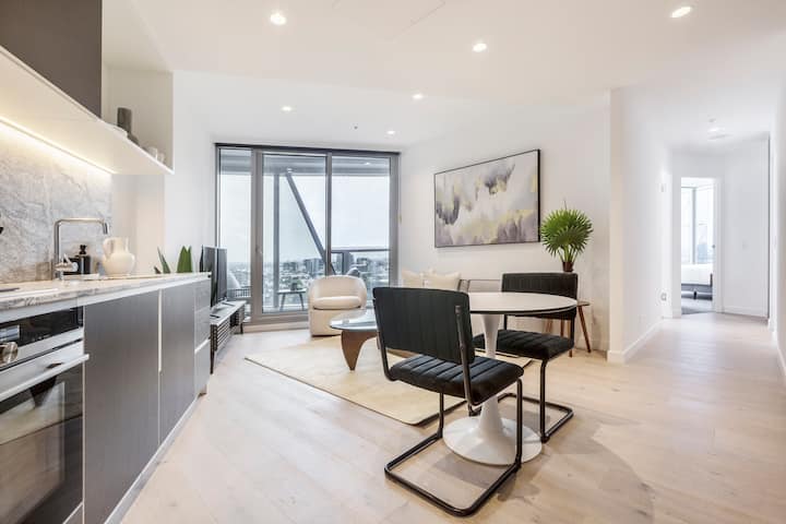 #West Side | Contemporary Cbd Living From Level 23 - Melbourne