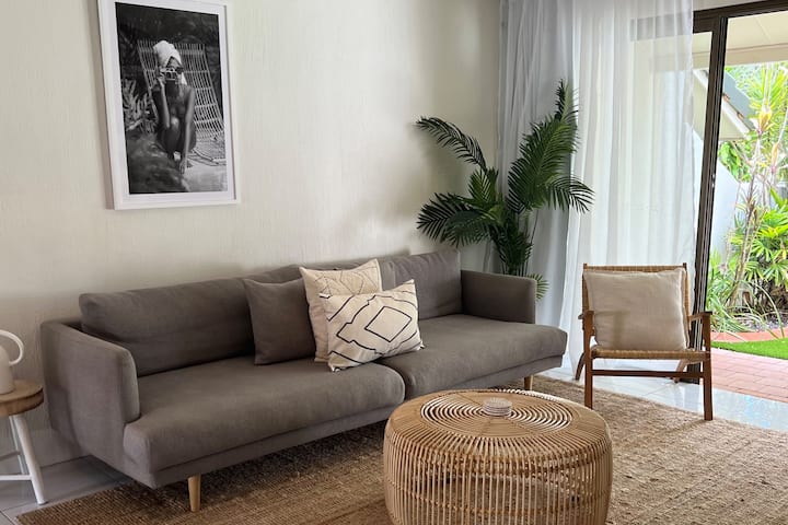 Stylish Noosa Townhouse - Central Location - Noosa Heads