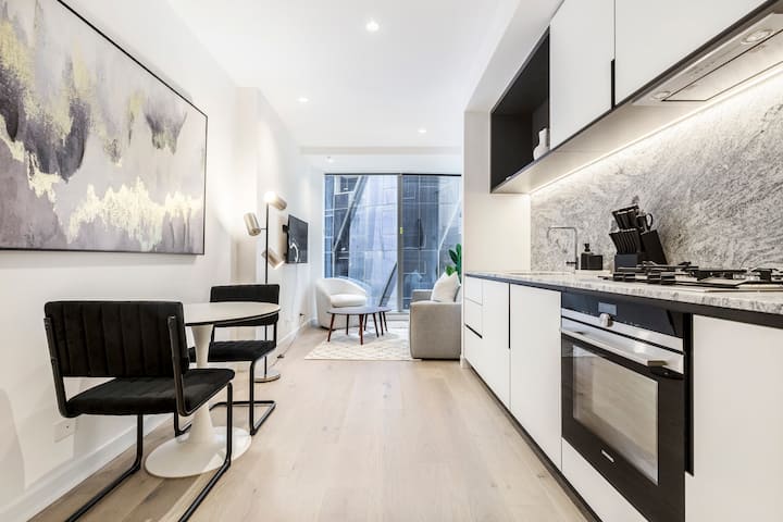 West Side | Marvel Stadium Views ~ Shopping ~ Cbd - Melbourne