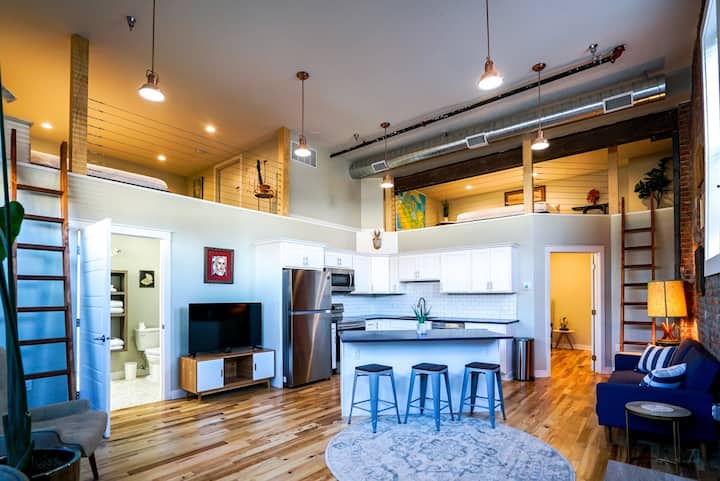 Upscale Condo Next To Kinkaider - Grand Island, NE