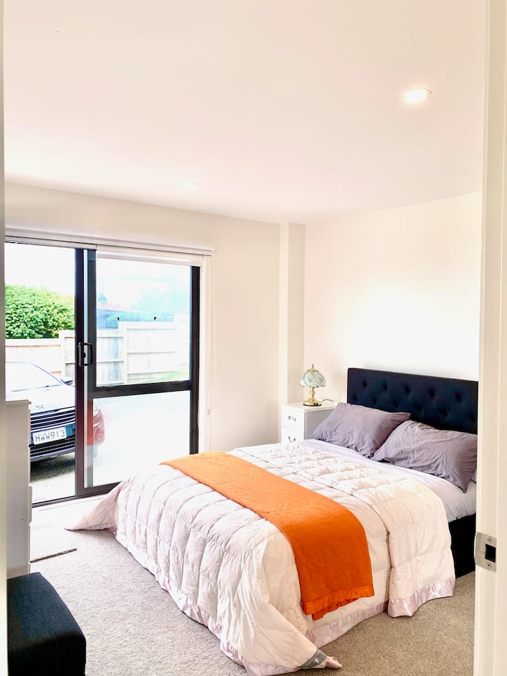 Cosy Hidden Gem With A View - Auckland