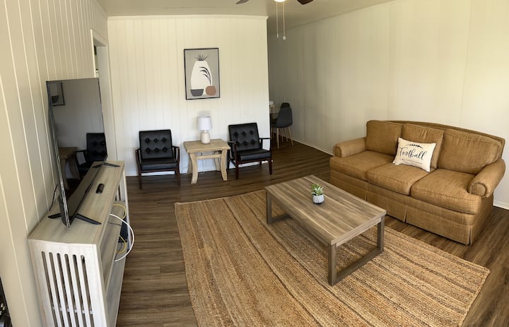 Medium-term Rental: Duplex In The Heart Of Midtown - Tallahassee, FL