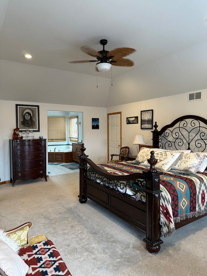 Honeymoon Suite At Josephine’s - Jim Thorpe, PA