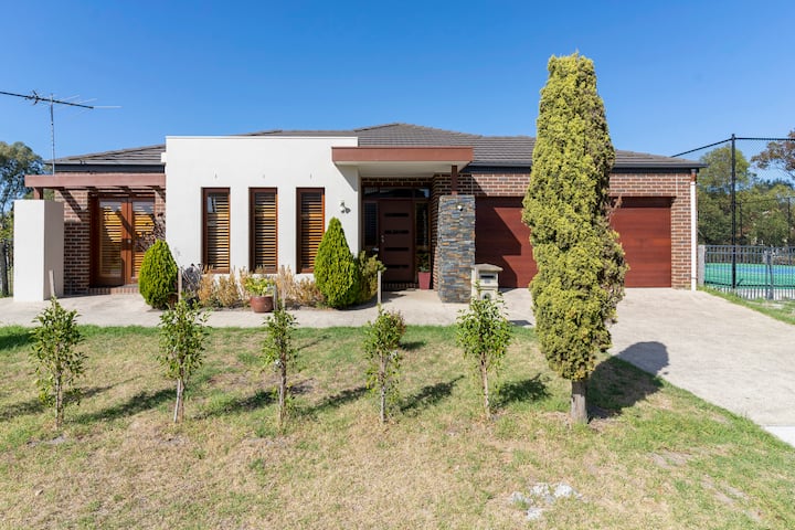Cascade Cottage - Resort Style Living - Dandenong