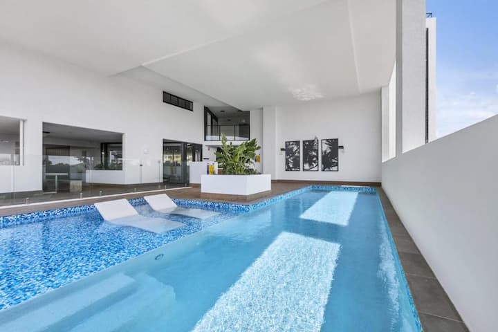 Modern Coastal Apartment - Walk To Beach And Shops - Sunshine Coast