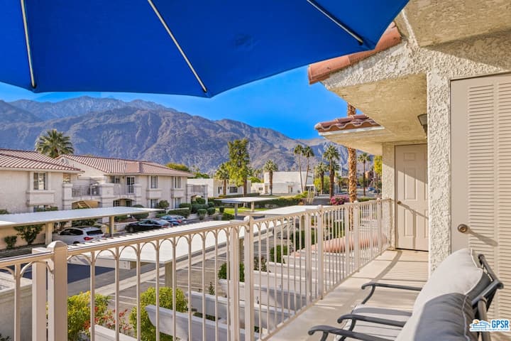 New Renovation, Great Location - Palm Springs