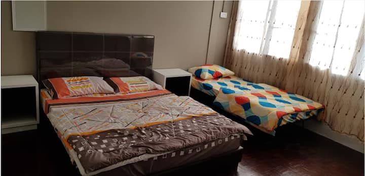 J & I Homestay C (3 Person) With Shared Bathroom - Sibu