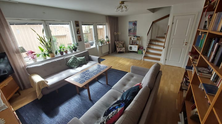 Fint Radhus I Bra Läge! - Knivsta