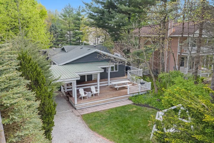 Cozy Webster Cottage - 1 Minute Walk To Beach! - South Haven, MI